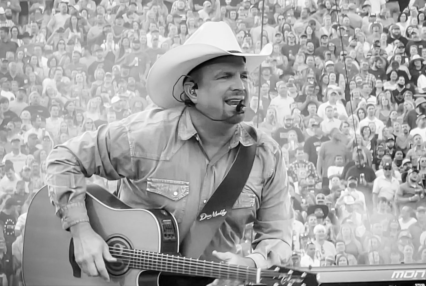 Garth Brooks Makes History in Lincoln, Nebraska - The Review Junkie