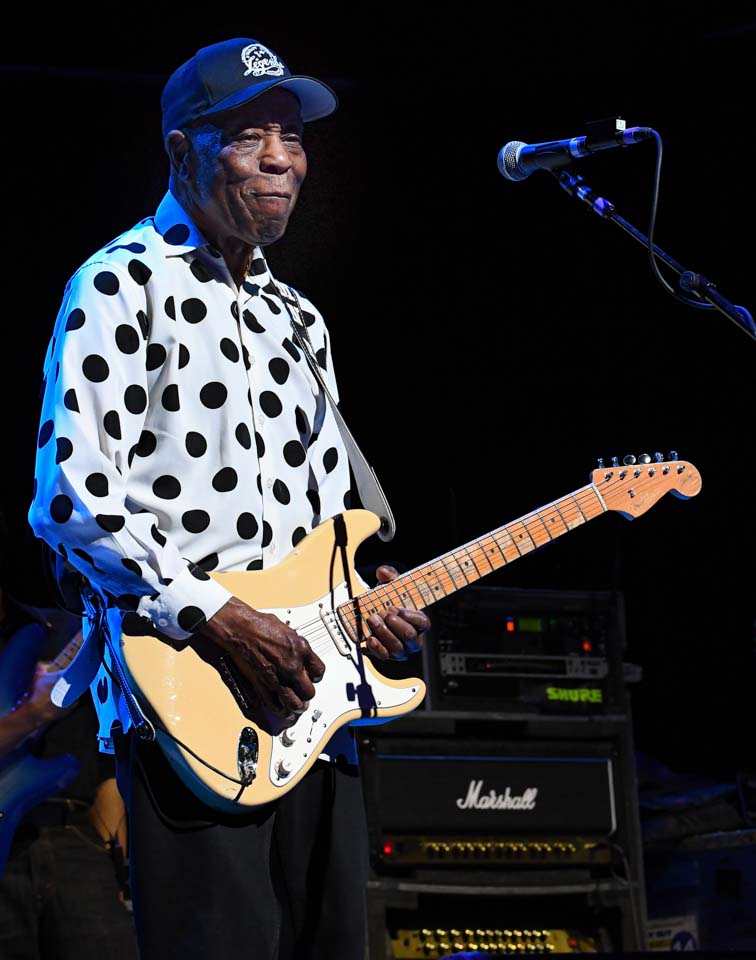 Buddy Guy Sings the Blues - The Review Junkie
