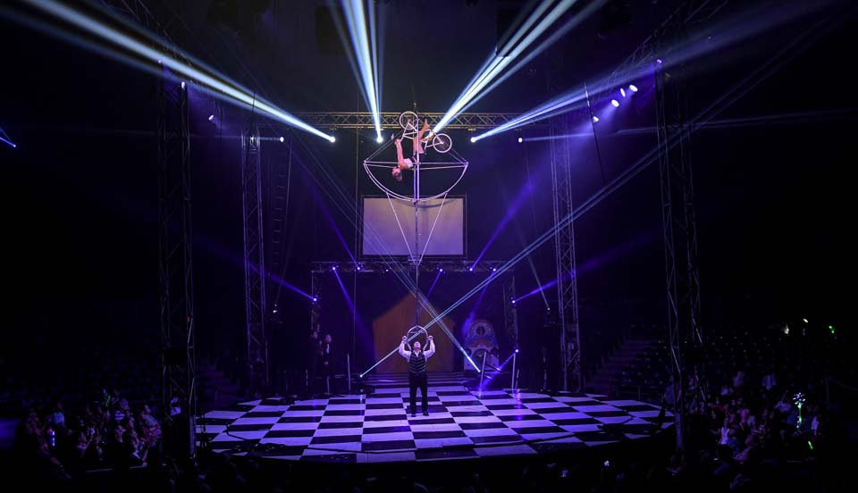 Cirque Italia: The Water Circus - The Review Junkie