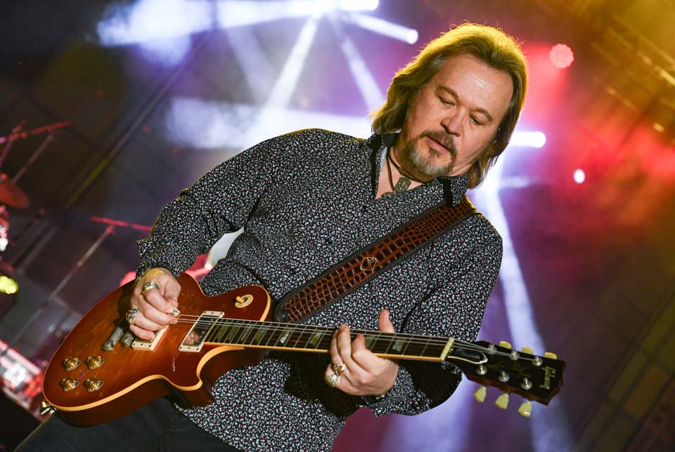 Travis Tritt with War Hippies - The Review Junkie