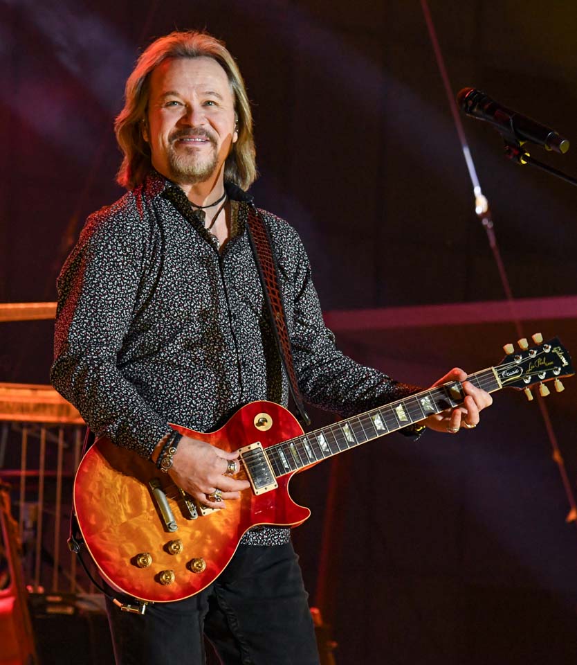 Travis Tritt with War Hippies - The Review Junkie