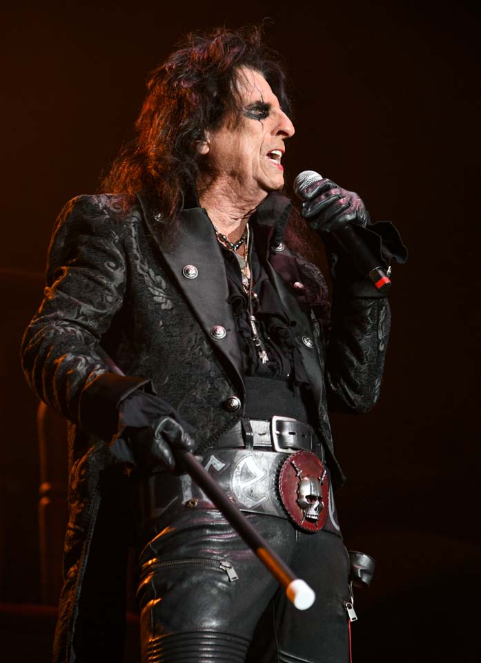 Rob Zombie & Alice Cooper's Freaks On Parade Tour - The Review Junkie
