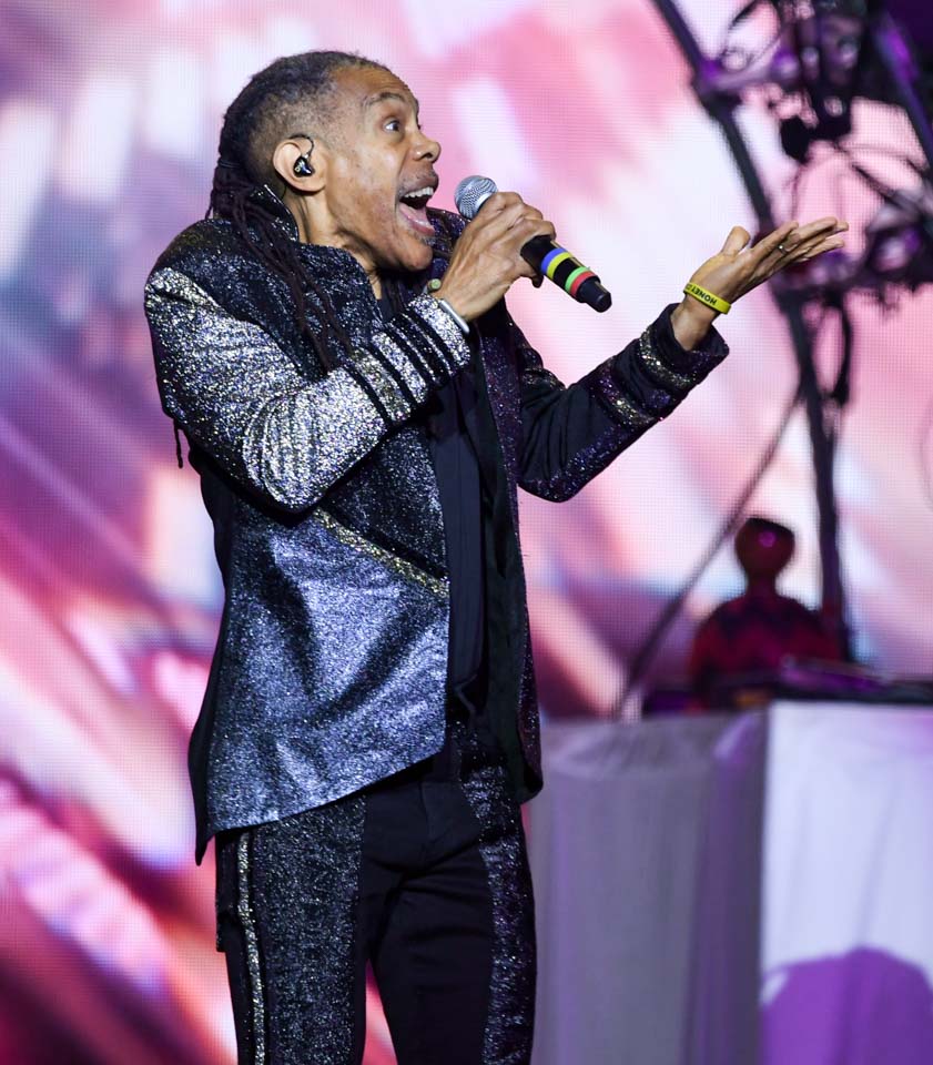 Lionel Richie with Earth, Wind & Fire - The Review Junkie