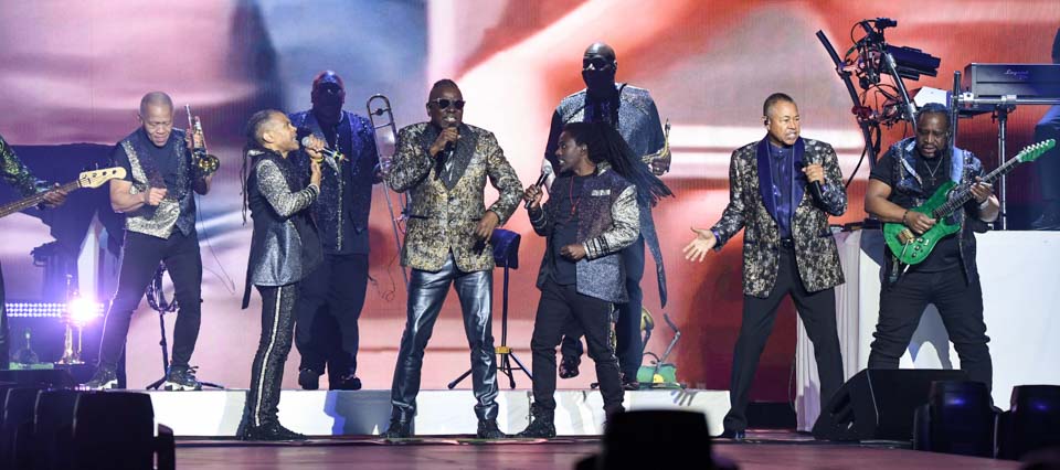Lionel Richie with Earth, Wind & Fire - The Review Junkie